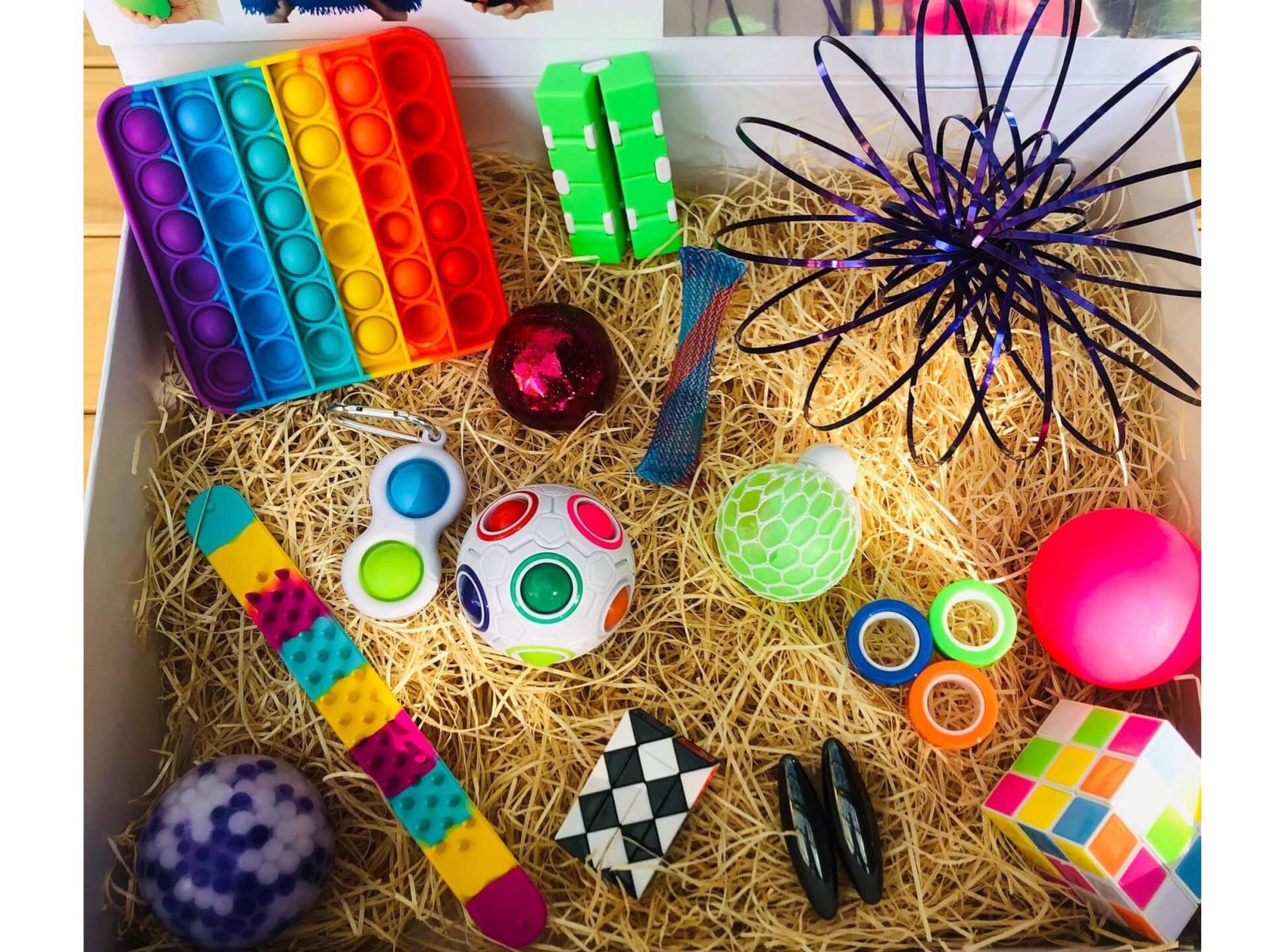 Mega Discovery Sensory & Fidget Box | Includes 15 Fidgets – Sensory Street